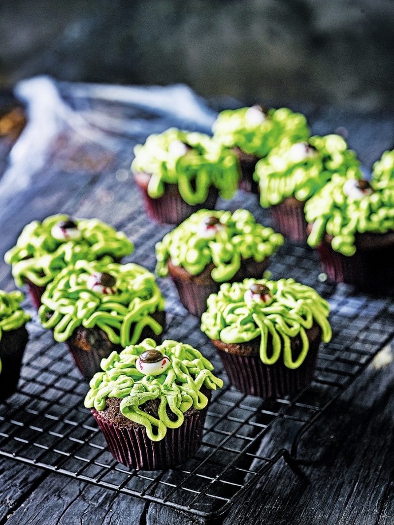 9 Easy Halloween Cupcake Recipes To Bake - Claire Justine